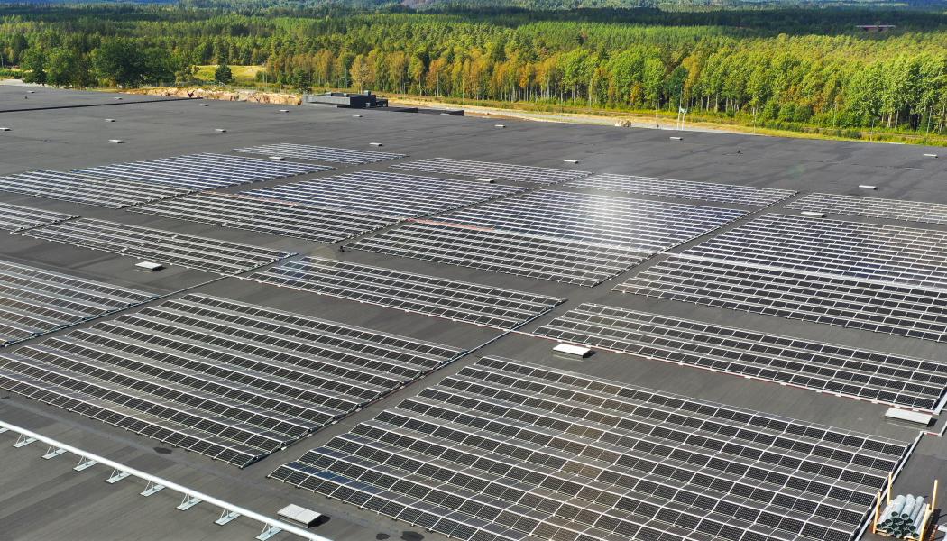 Soltech Installerar 2 MW Solcellslösning på Nobias Fabrik | SOLENERGInyheter.se
